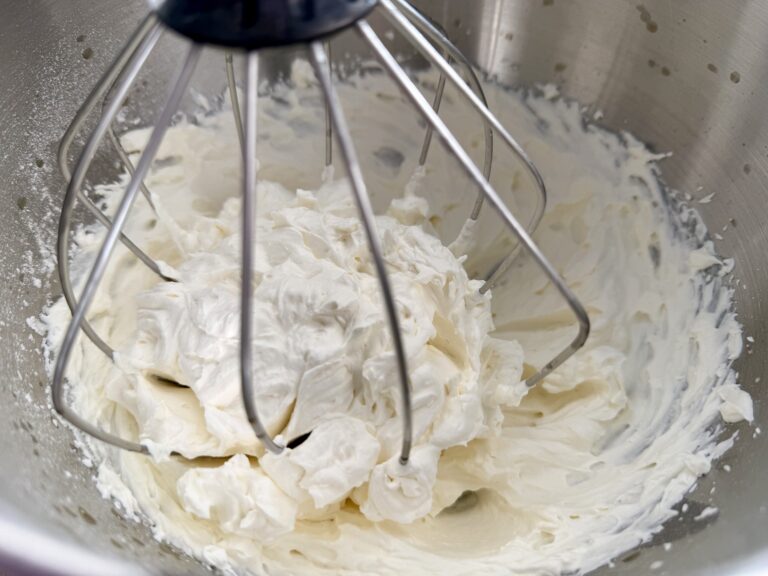 Crema batida: la compañía perfecta para postres y bebidas